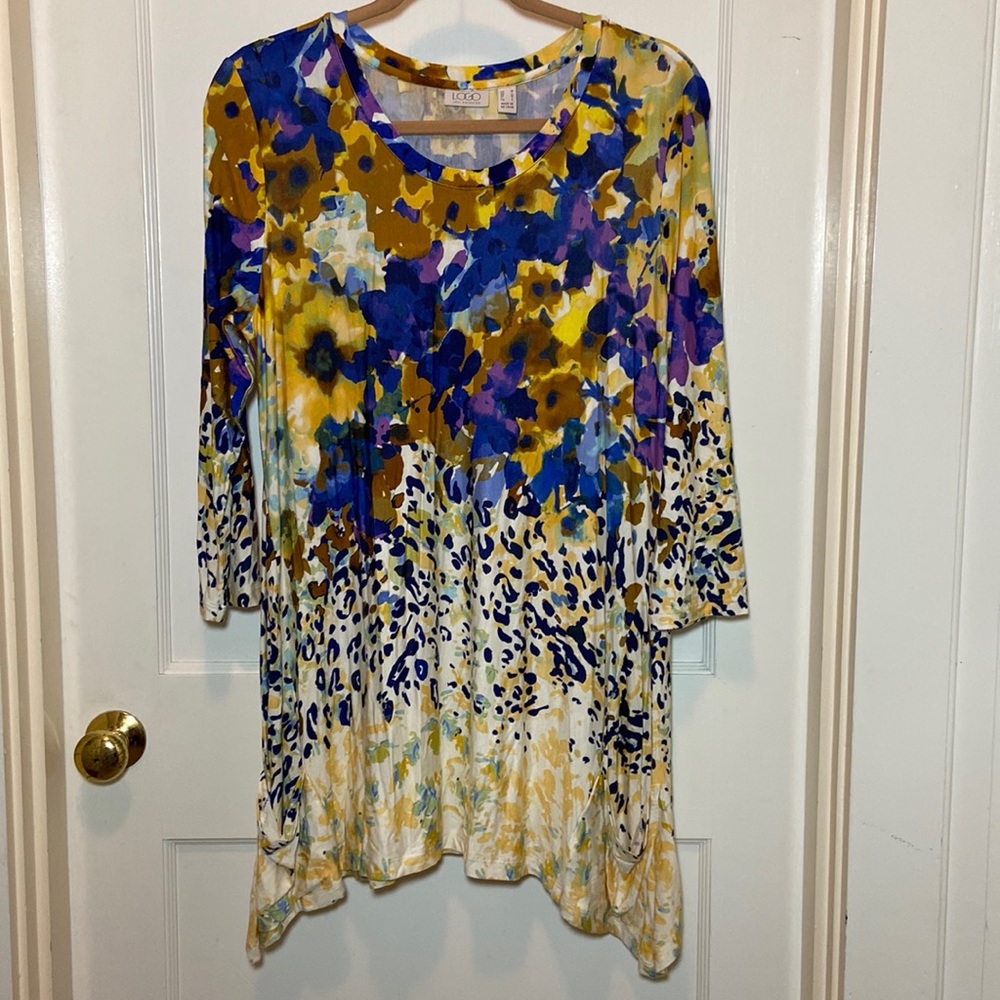 Medium Colorful Logo By Lori Goldstein ¾ Sleeves Tunic - Gem